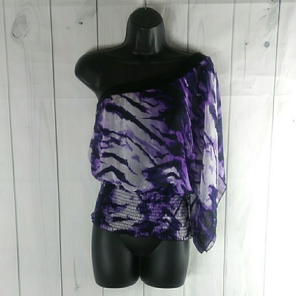 Hot Tempered | Tops | Hottempered One Sleeve Blouse Large | Poshmark